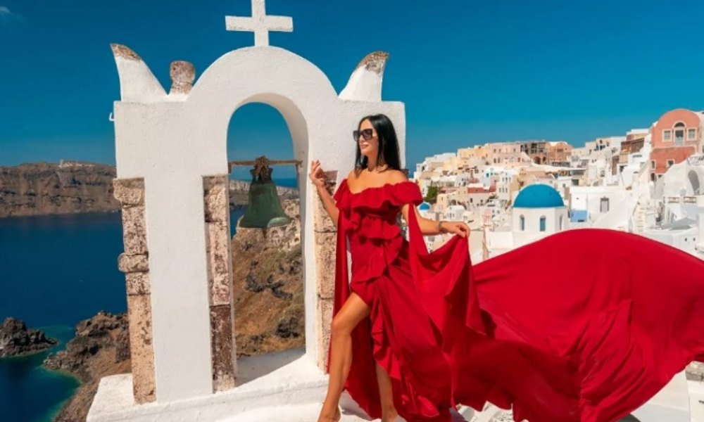 Η μόδα που κάνει Viral τη Σαντορίνη - Ασύλληπτα ποσά για μια ...