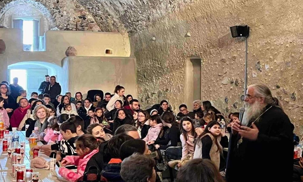 Εορταστική εκδήλωση του Γραφείου Νεότητας της Ιεράς Μητροπόλεως Θήρας ...